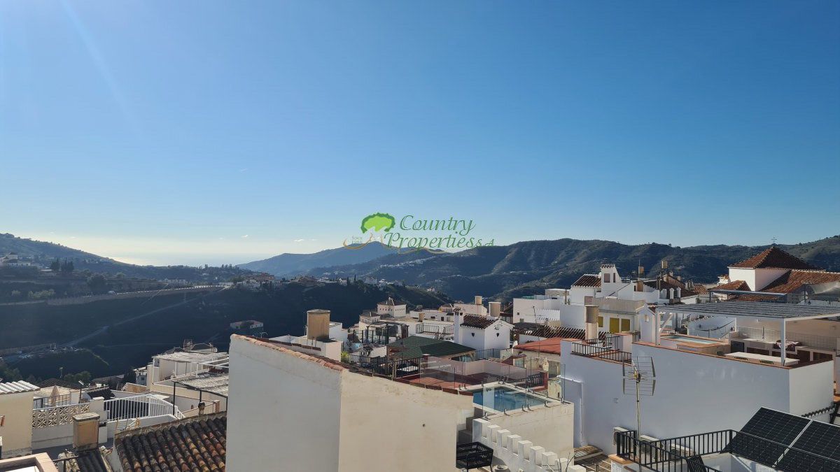 For Sale Town House in Cómpeta, Cómpeta. 169.000
