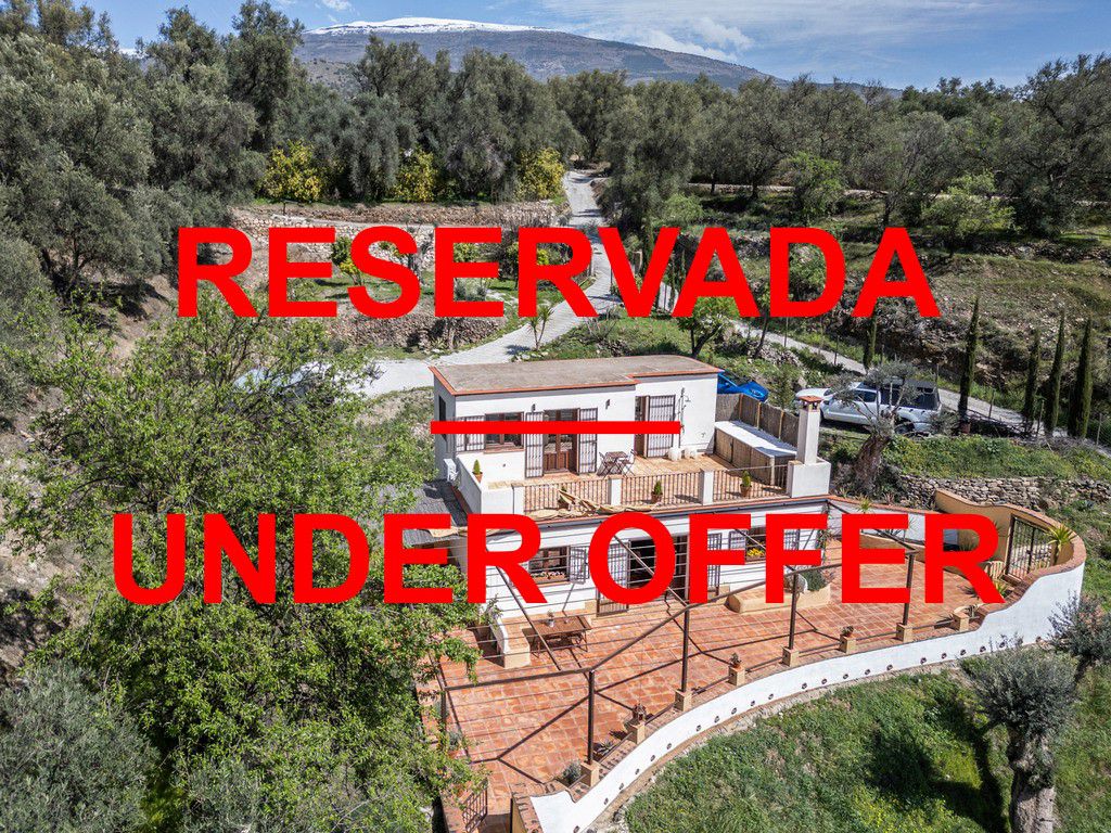 Country House with Lake Views in the Lecrin Valley