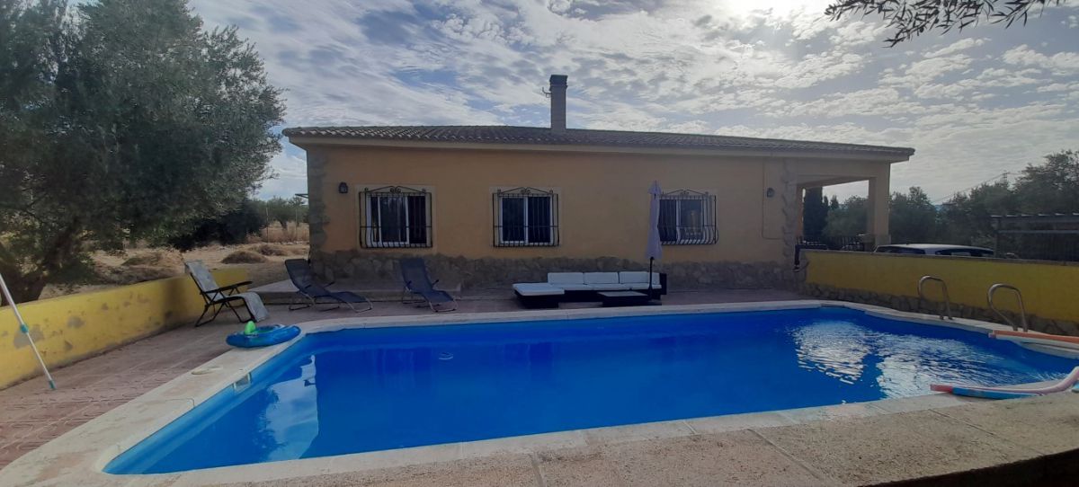 For Sale Chalet in Castalla, Castalla. 205.000